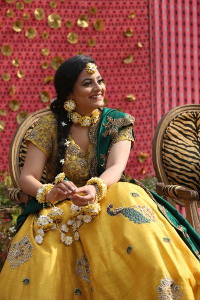 A Fun Punjabi Wedding With A Colourful Mehendi & A Bride In Traditional ...