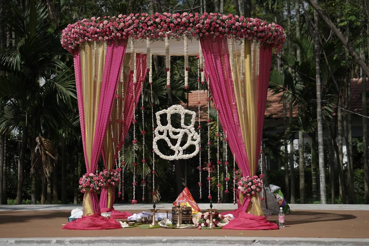 Fresh & Beautiful Mandapam Decor Ideas For Weddings | WedMeGood