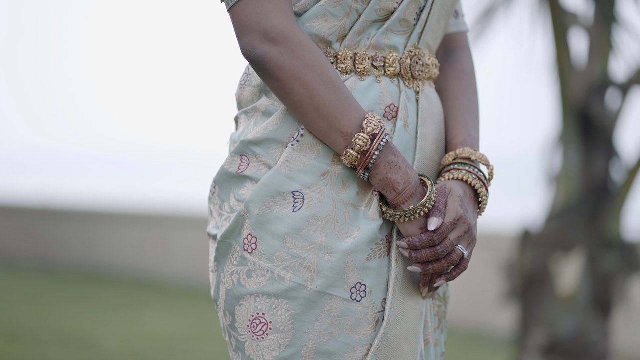 An Ocean-Front Rustic Mangalorean Wedding With A Lovely Tribute To SRK ...