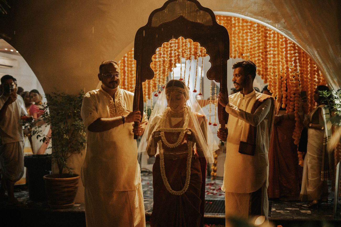 This Couple Had A Wedding Straight Out Of A Mani Ratnam Film! | WedMeGood