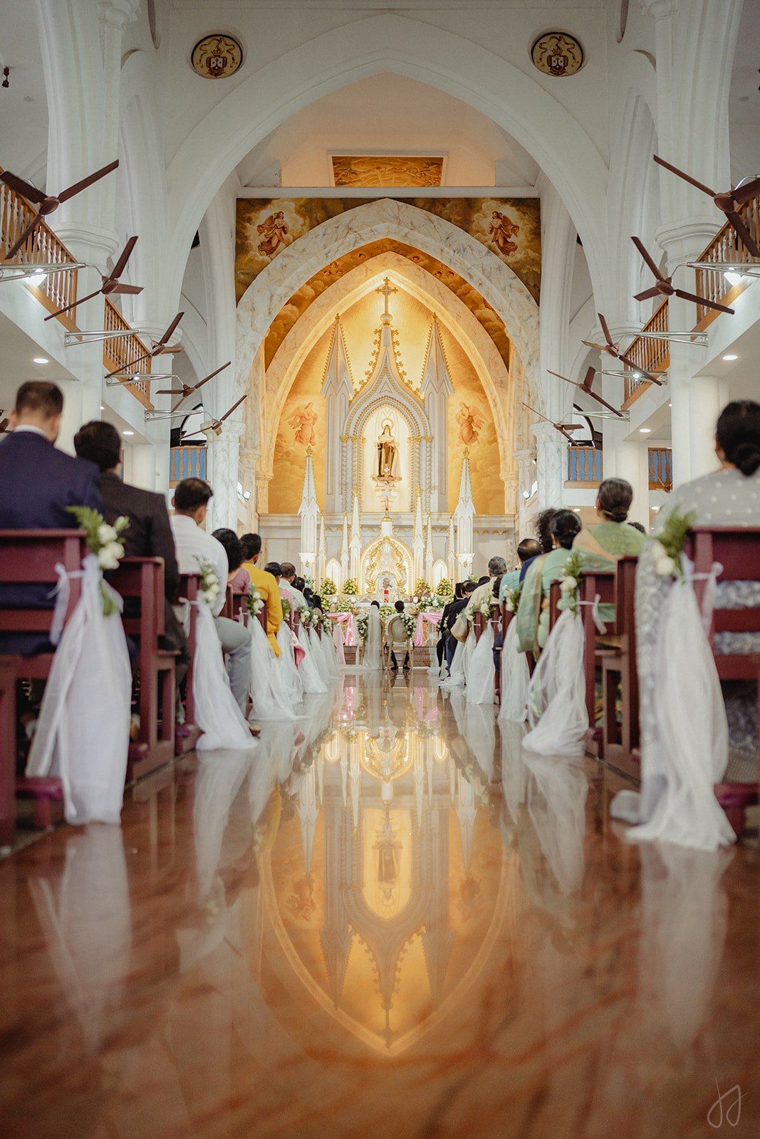 This Church Wedding In Kochi Looked Straight Out Of A Fairytale ...