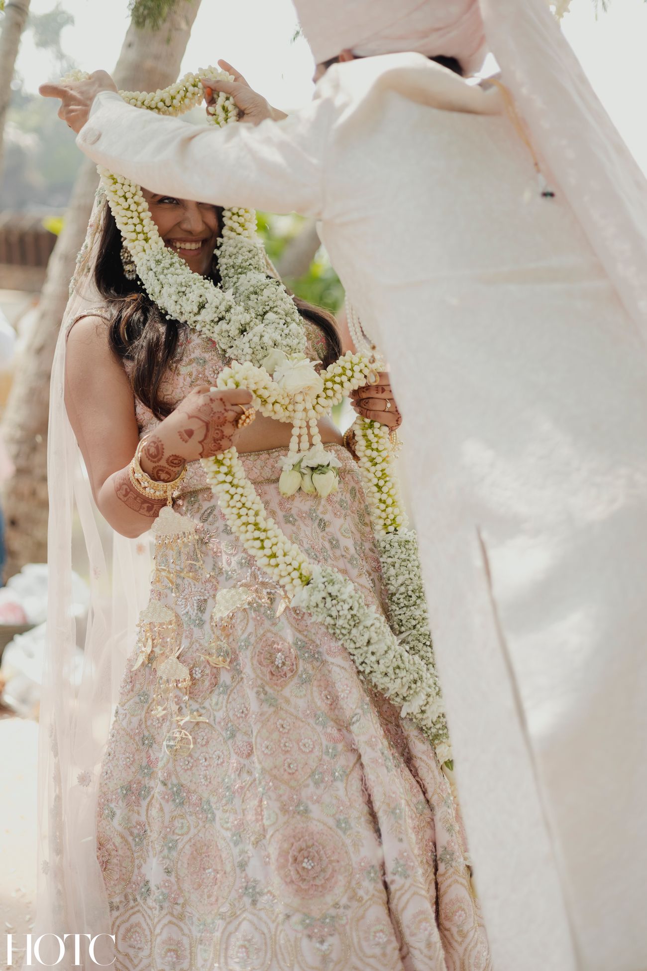 A Raw & Refreshing Goa Wedding In The Lap Of Nature | WedMeGood