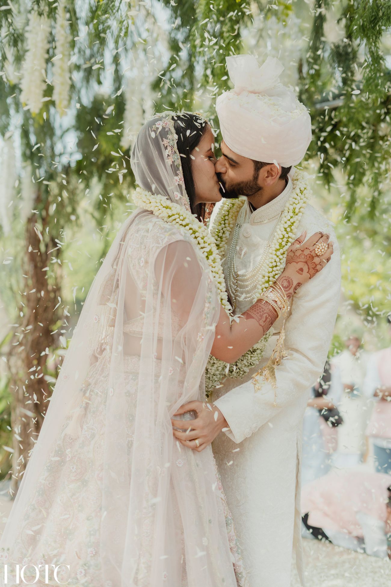 A Raw & Refreshing Goa Wedding In The Lap Of Nature | WedMeGood