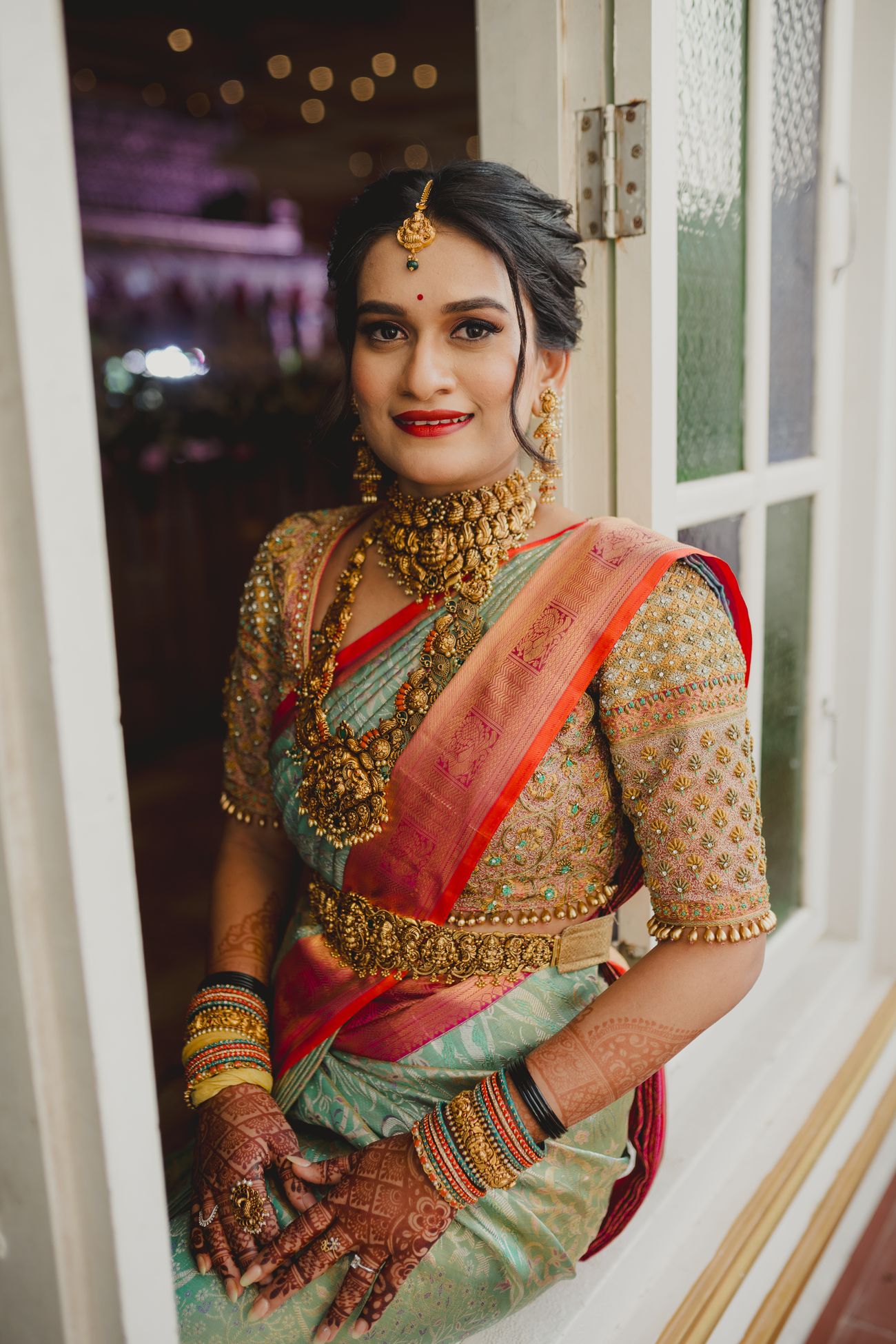 Bangalore Wedding With A Hands On, Uniquely Styled Bride! | WedMeGood