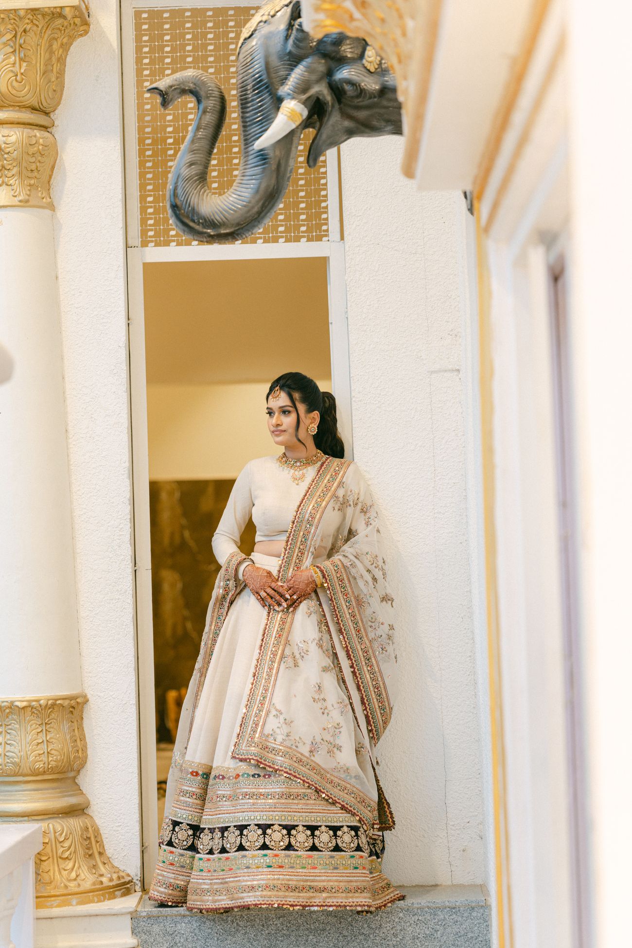 Bangalore Wedding With A Hands On, Uniquely Styled Bride! | WedMeGood