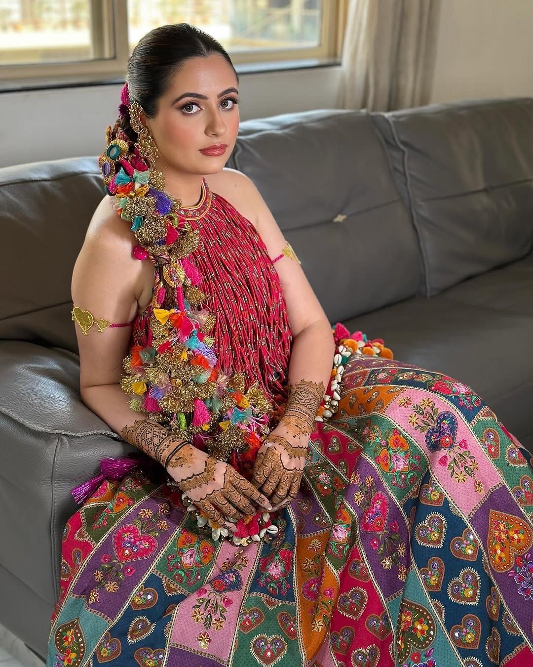 This Tasselled Mehendi Look Is the Ultimate Boho Vibe | WedMeGood