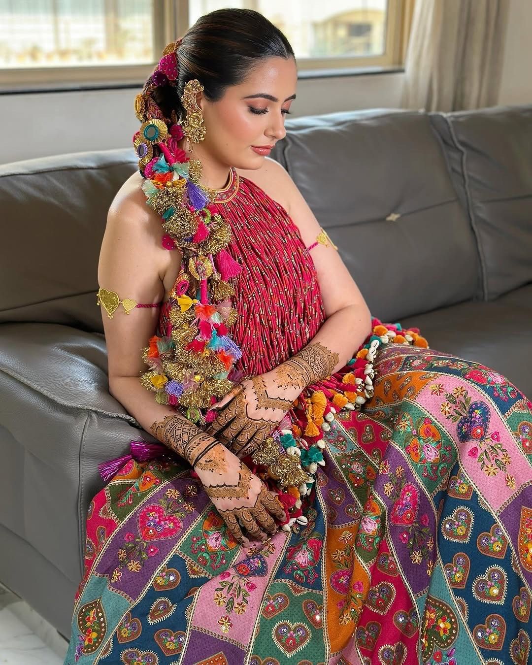 This Tasselled Mehendi Look Is the Ultimate Boho Vibe | WedMeGood
