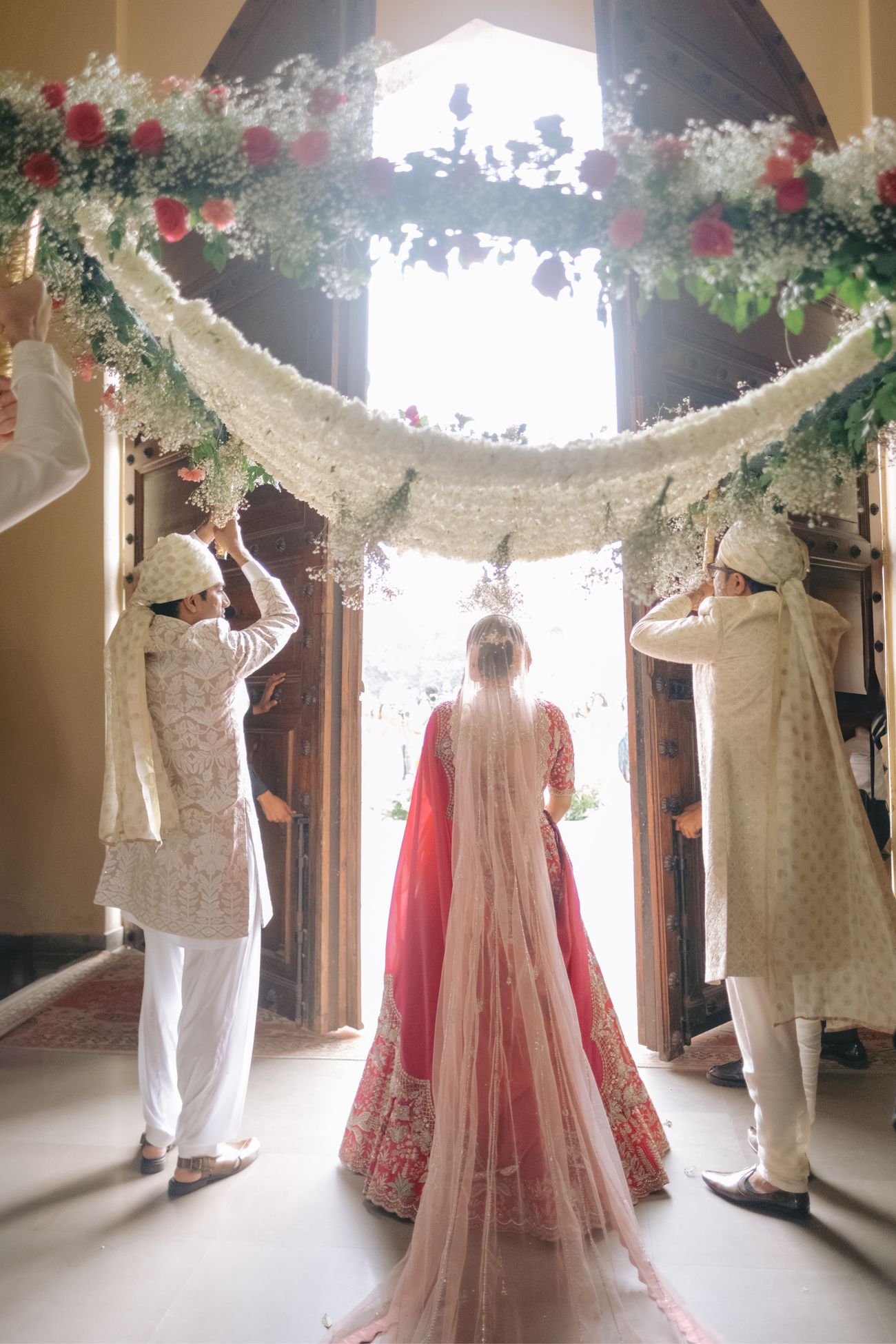 Jaipur Wedding With A Gorgeous Lotus Mandap & Musical Pheras! | WedMeGood