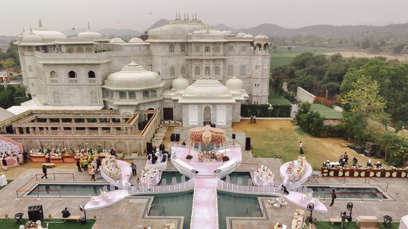 Jaipur Wedding With A Gorgeous Lotus Mandap & Musical Pheras! | WedMeGood