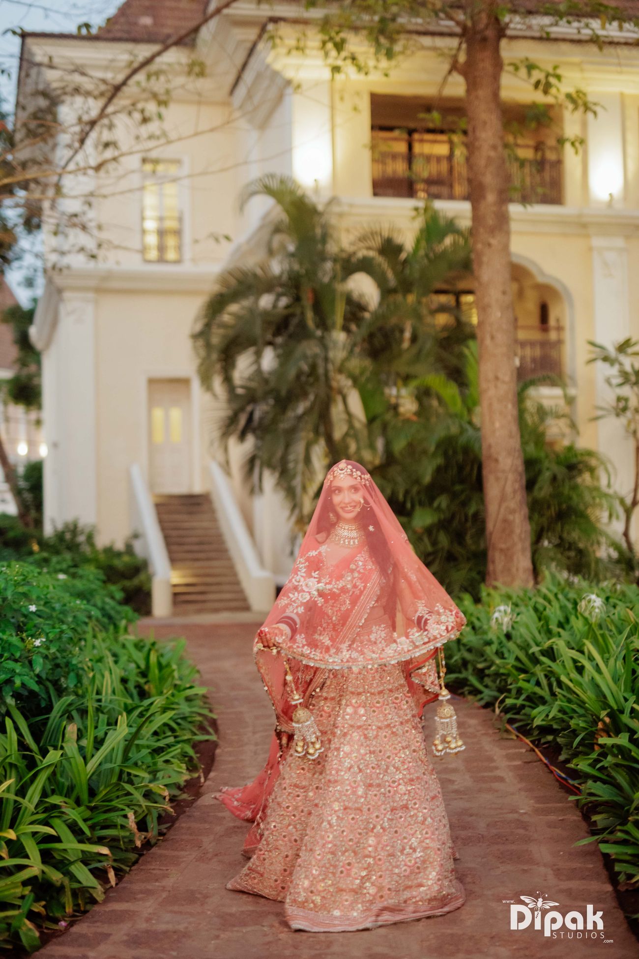 A Goa Wedding That's Bursting With Colour, Style & Stunning Details ...