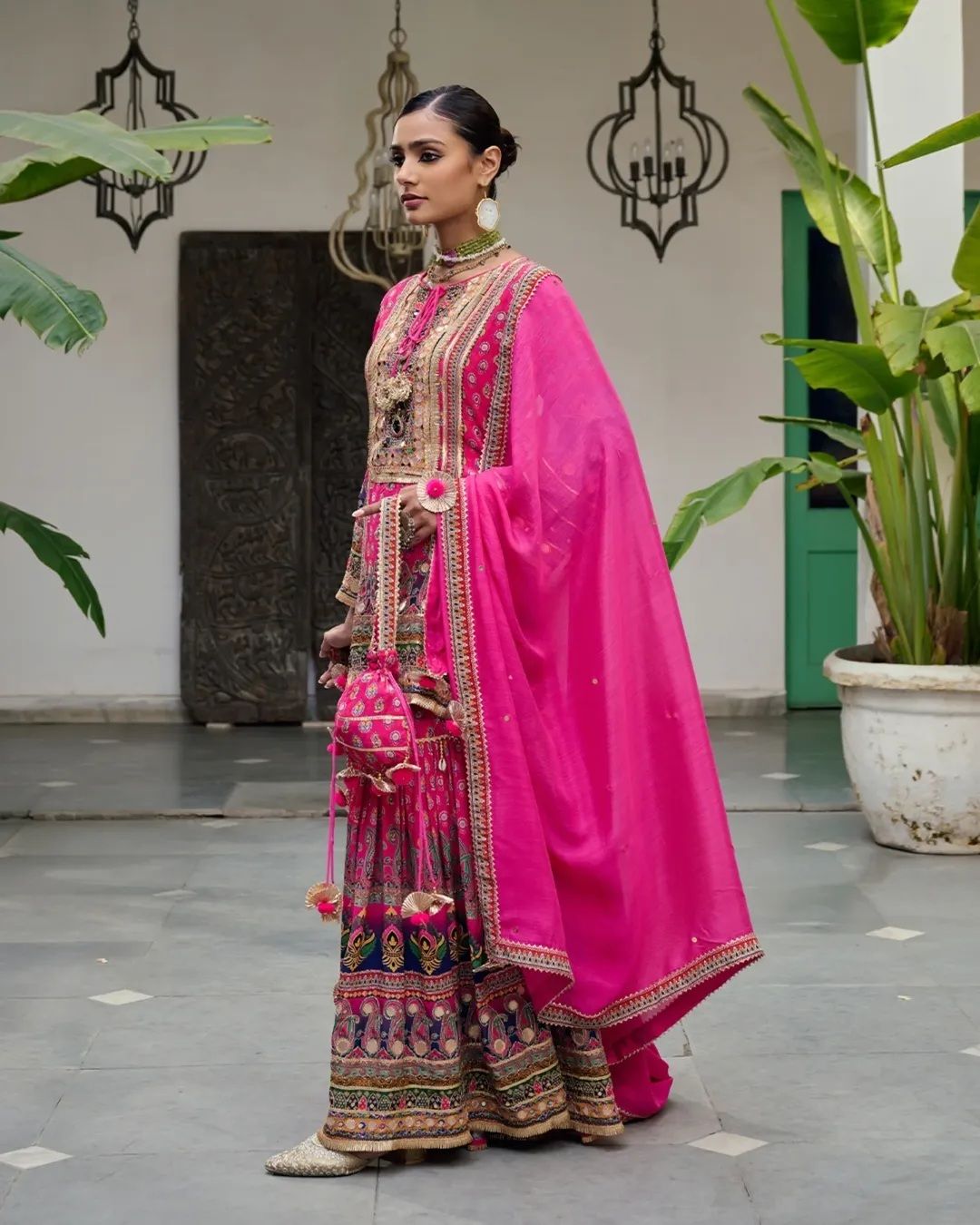 Lehenga & Outfit Labels Mothers Of Brides and Grooms Will Absolutely ...