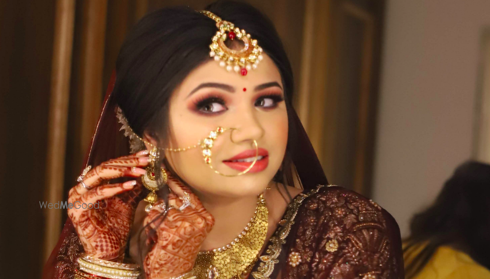 Kanika Tekriwal Makeovers - Price & Reviews | Delhi NCR Makeup Artist
