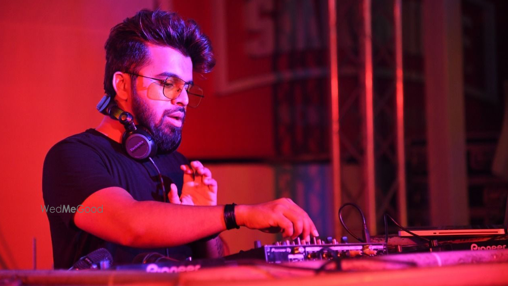 Dj Akey - Price & Reviews | DJ in Pune