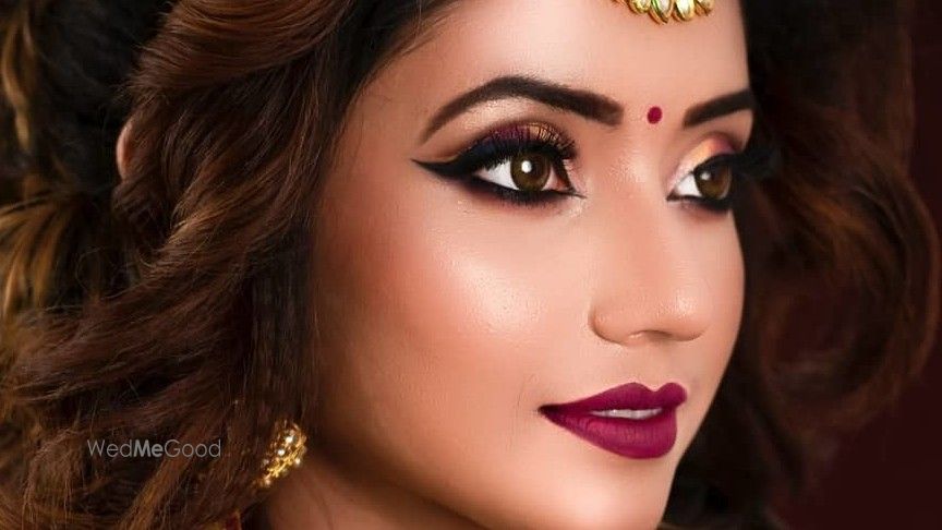 Retro Lush Makeup Studio - Price & Reviews | Bridal Makeup in Kolkata