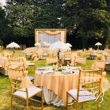 Photo of Contemporary mughal entrance decor