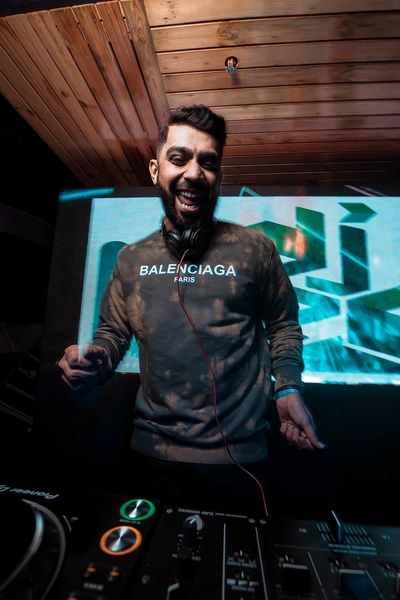 DJ Vee - Price & Reviews | DJ in Mumbai