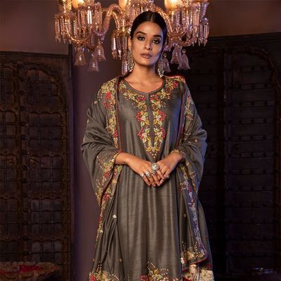 Nidhi Tholia - Price & Reviews | Bridal Wear in Jaipur