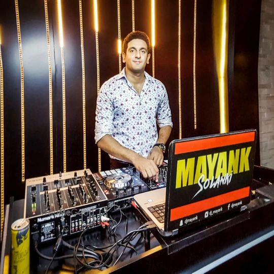 Dj Mayank Logo