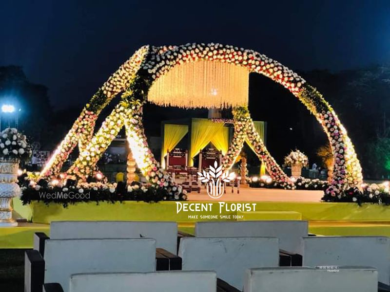 Photo By Decent Florist - Decorators