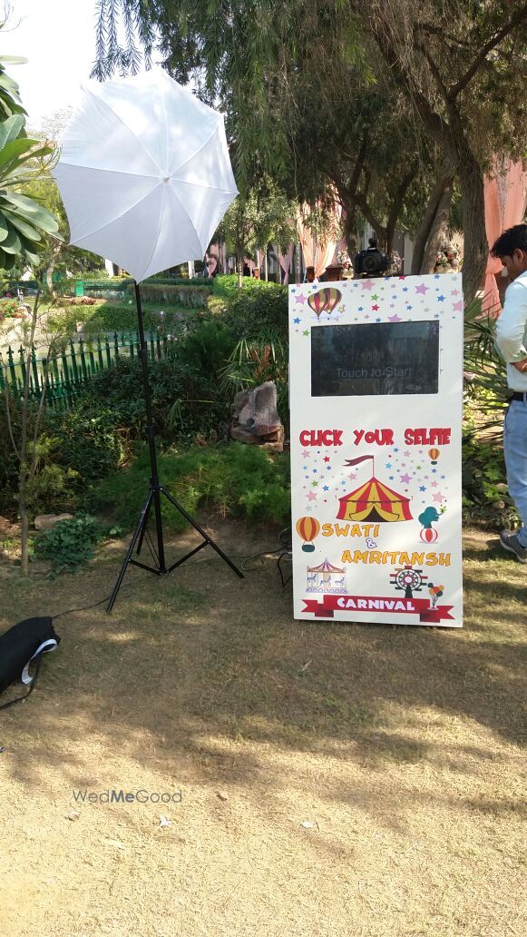 Selfie Booth - Kolkata | Wedding Accessories Store