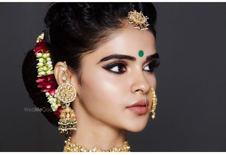 Gayatri Sharma - Price & Reviews | Gurgaon Makeup Artist