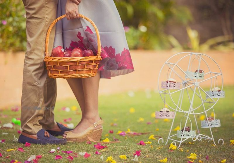 Photo of Fairytale theme pre wedding shoot props
