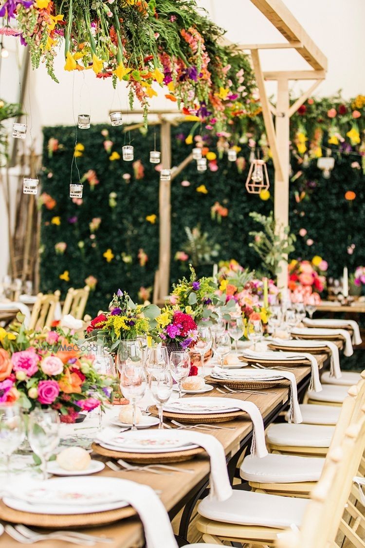 Photo of Floral table decor