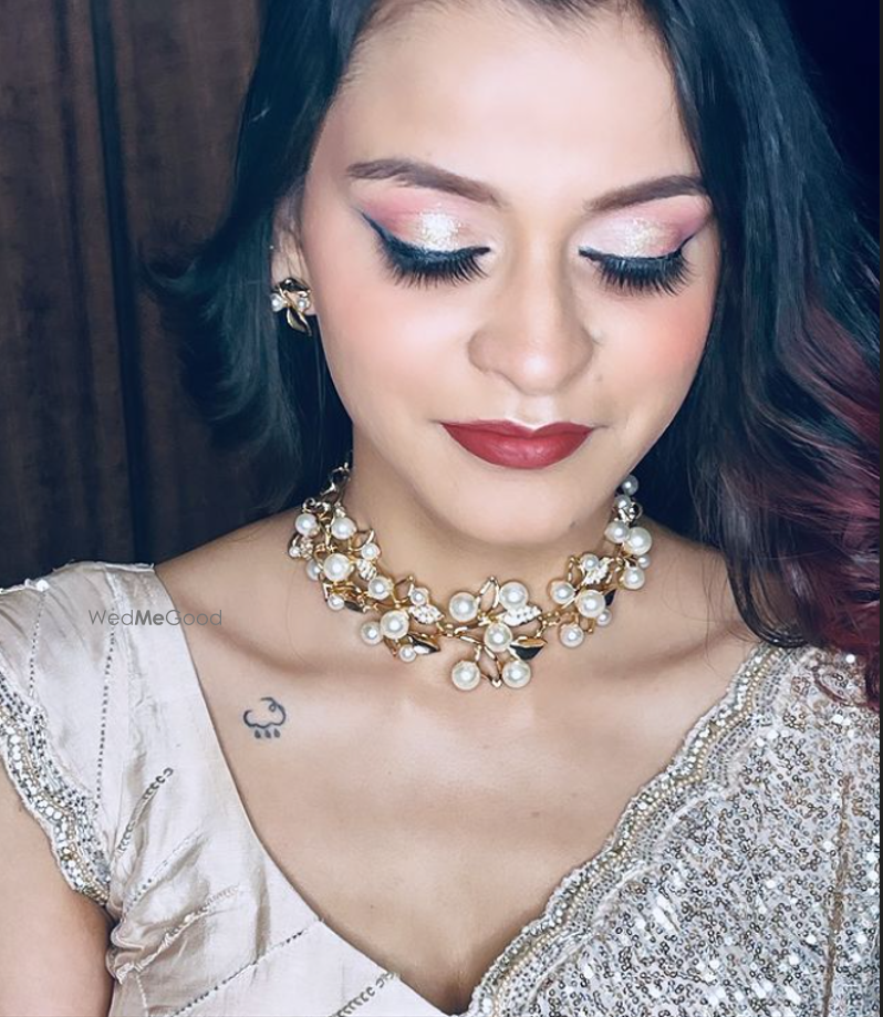 Gloss & Glow Salon - Price & Reviews | Gurgaon Makeup Artist