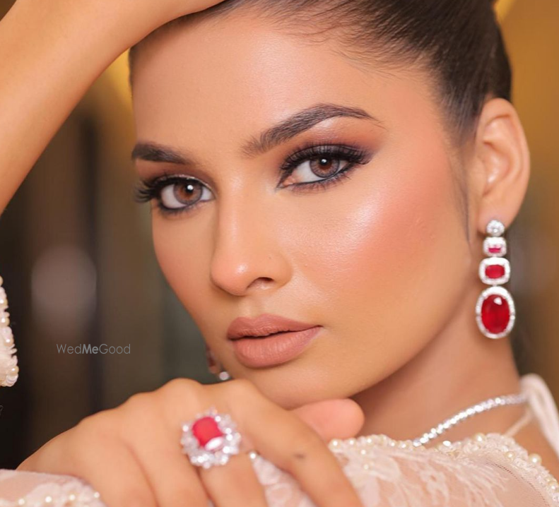 Glitz and Glam Shayna - Price & Reviews | Raipur Makeup Artist