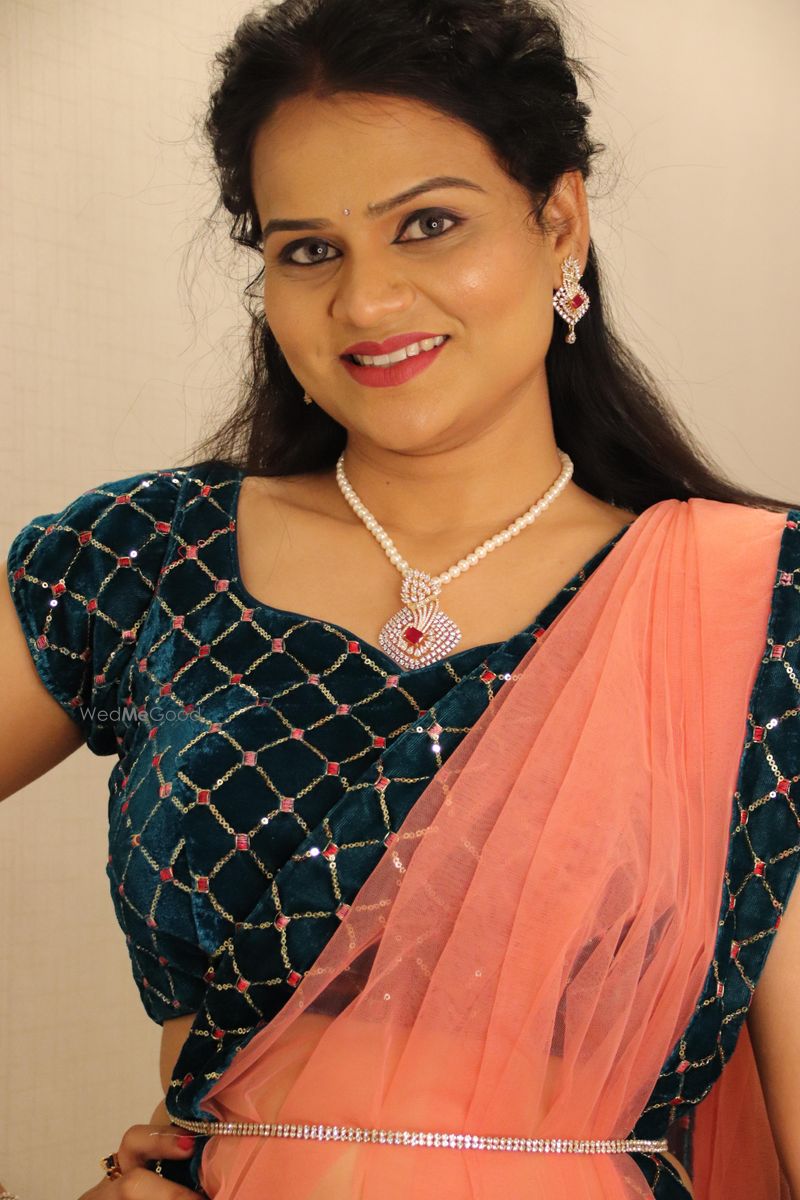 RK Makeover Studio - Price & Reviews | Pimpri Chinchwad Makeup Artist