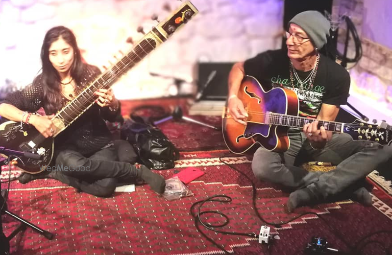 Jee Bee Duo Sitar Guitar + Electro - France | Wedding Entertainment ...