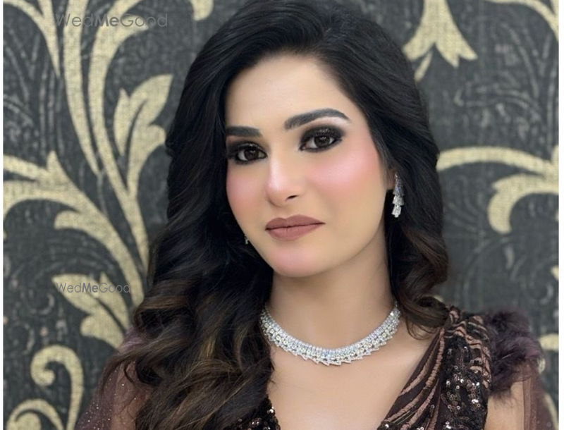 Isha Makeovers - Price & Reviews | Delhi NCR Makeup Artist