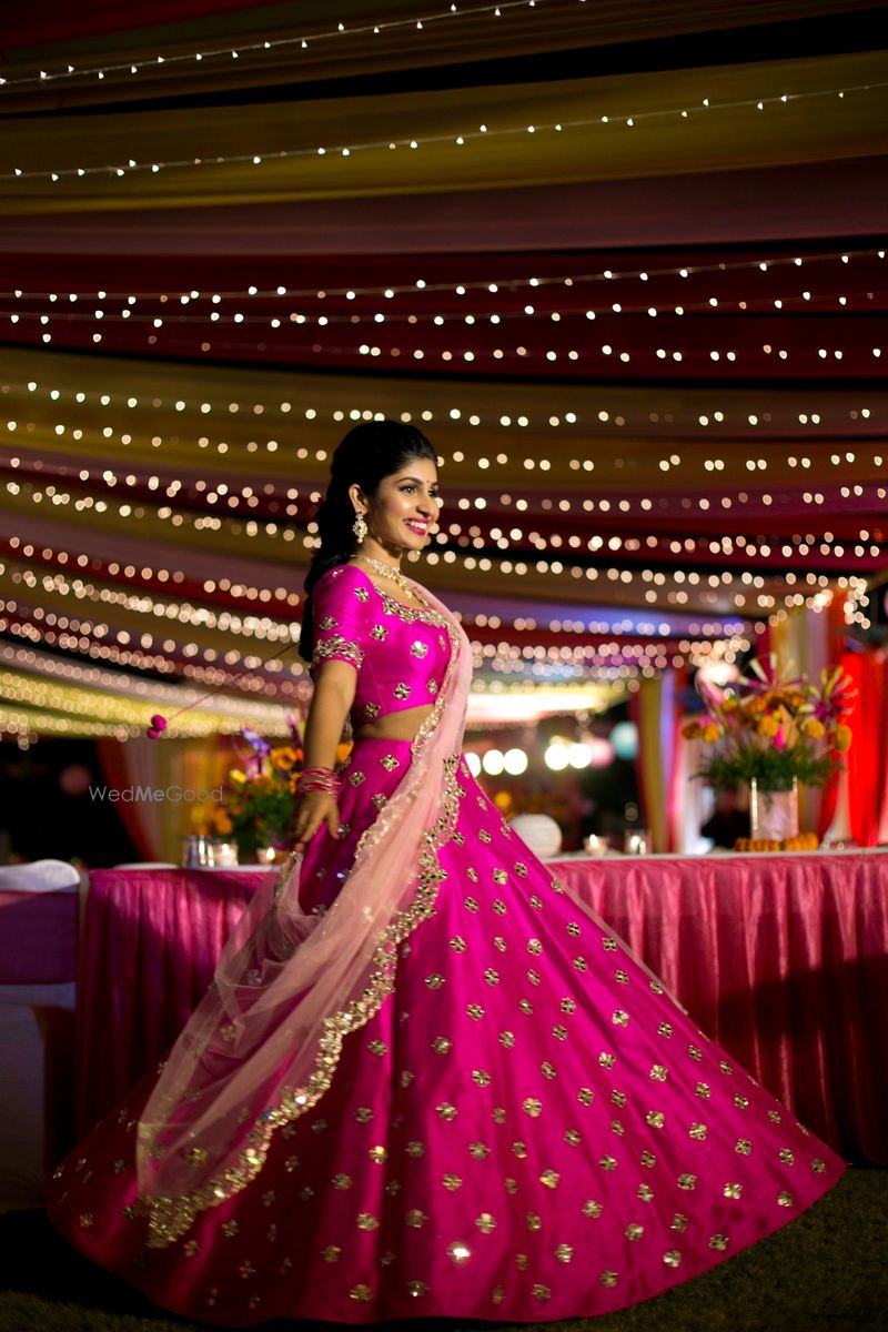 Photo of Mehendi outfit pink lehenga with scalloped edge dupatta