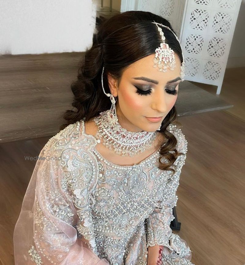 Photo By Viaana Makeoverss - Bridal Makeup Artists