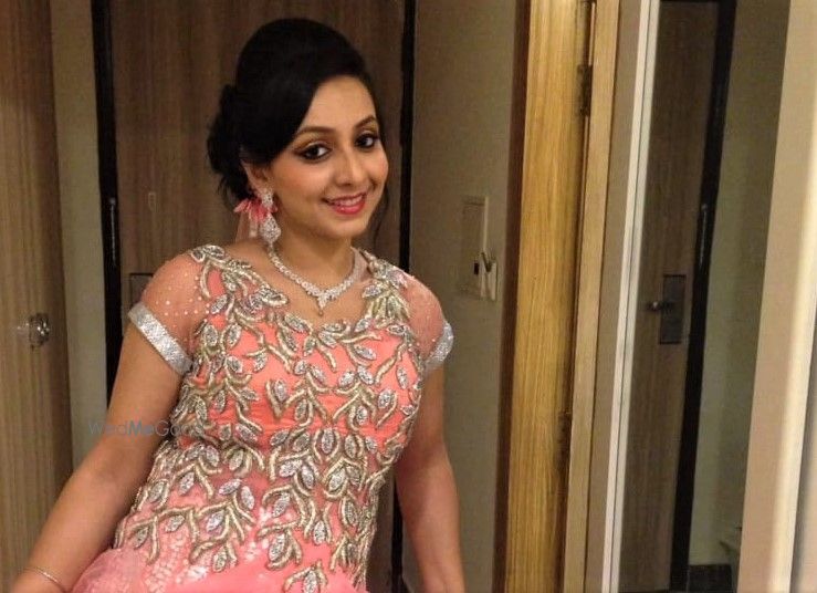 Makeovers by Kanika - Price & Reviews | Delhi NCR Makeup Artist