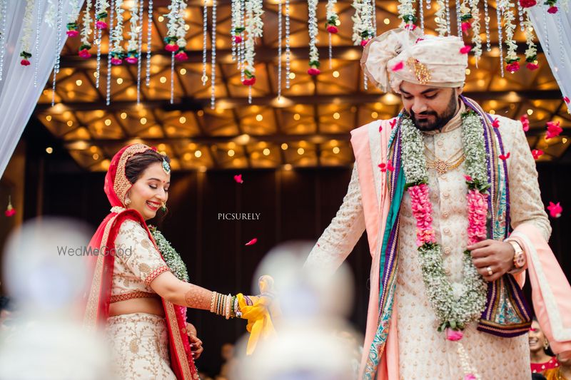 Photo of couple phera shot on their wedding