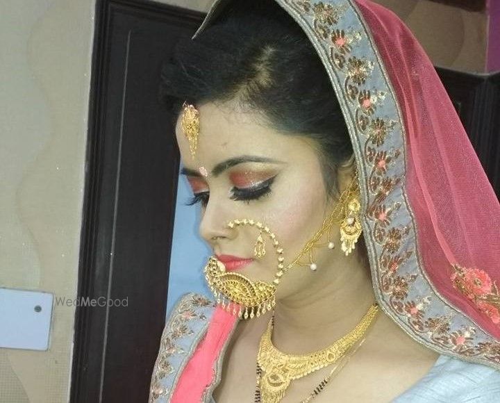 Wow Beauty Salon - Price & Reviews | Delhi NCR Makeup Artist