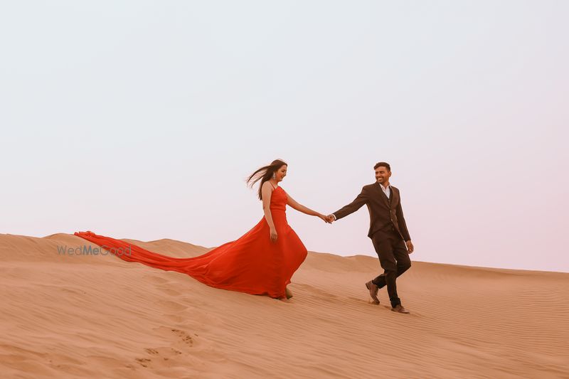 Holding Hand Production - Price & Reviews | Delhi NCR Photographer