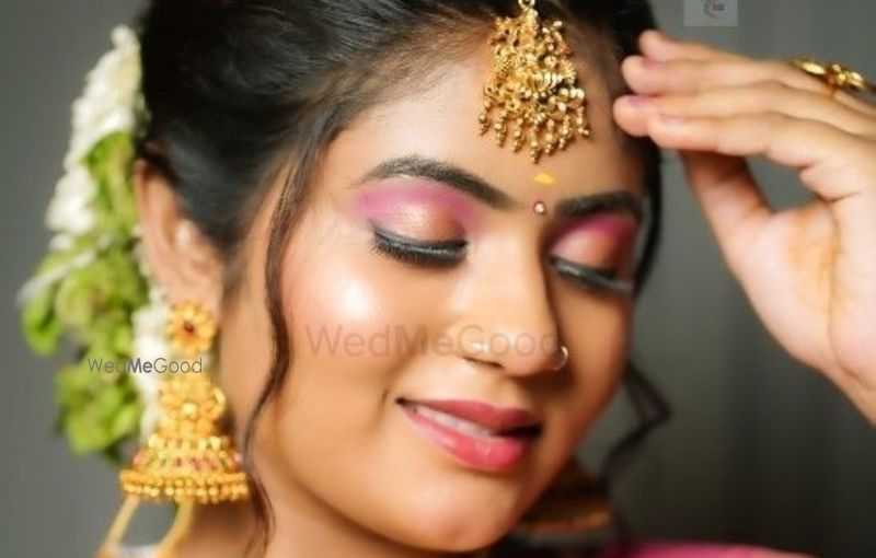 J2S Makeovers - Price & Reviews | Chennai Makeup Artist