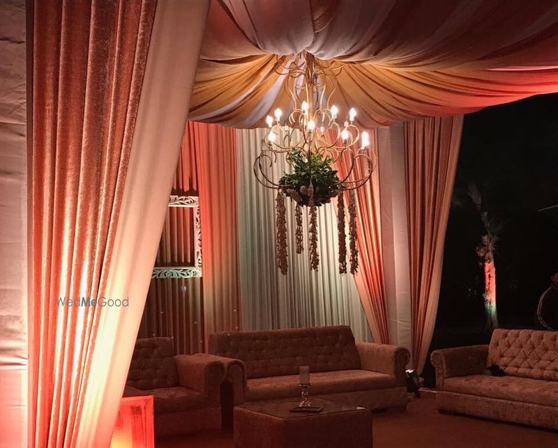 Photo of Table seating decor