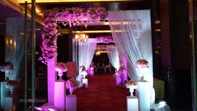 The Moments - Price & Reviews | Pune Decorator
