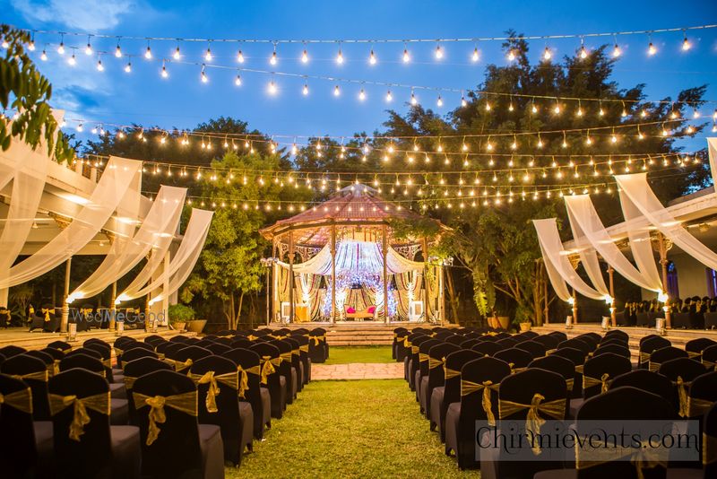 Photo of simple and elegant night decor