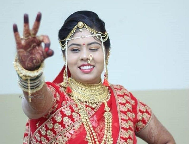 Neel Beauty Parlour - Price & Reviews | Nashik Makeup Artist