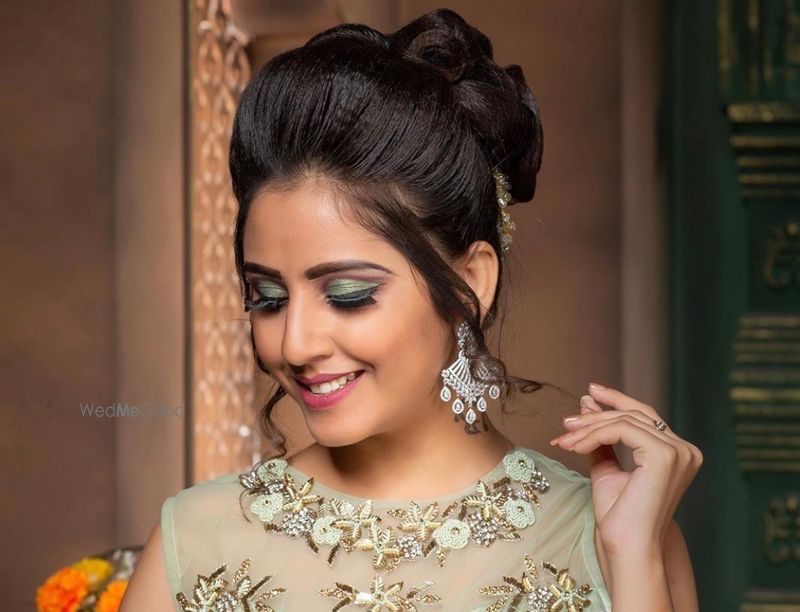 Komal Beauty Parlour - Price & Reviews | Ahmedabad Makeup Artist