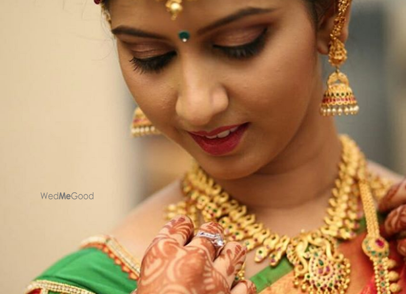 Pinky Beauty Parlour - Price & Reviews | Ahmedabad Makeup Artist