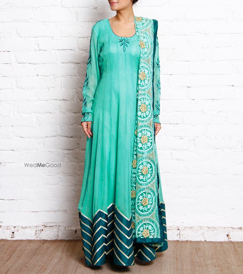 Photo of simple kaur