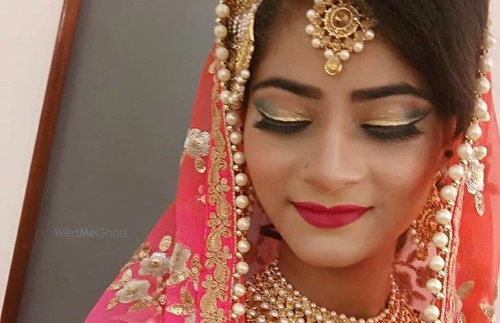 Komal Singhal Makeup Artist - Price & Reviews | Delhi NCR Makeup Artist