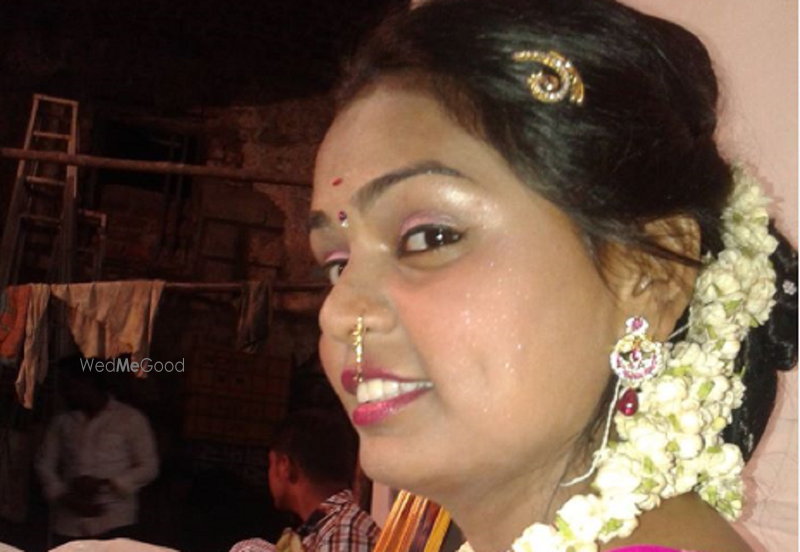 Isha Ladies Beauty Parlour & Classes - Price & Reviews | Mumbai Makeup Artist