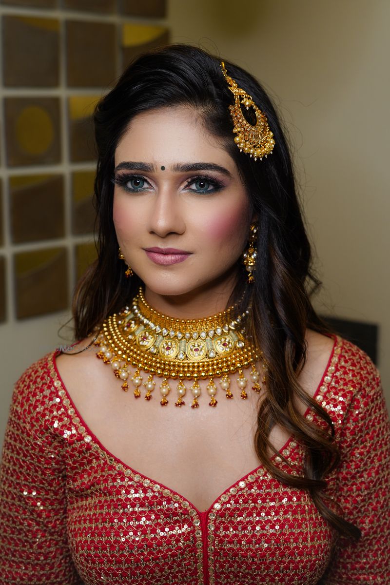 Roopsi Taneja - Price & Reviews | Surat Makeup Artist