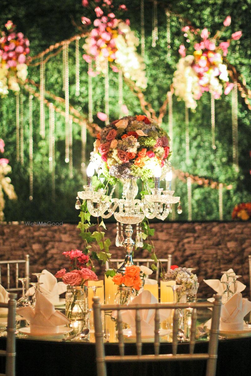 Photo of table centerpieces